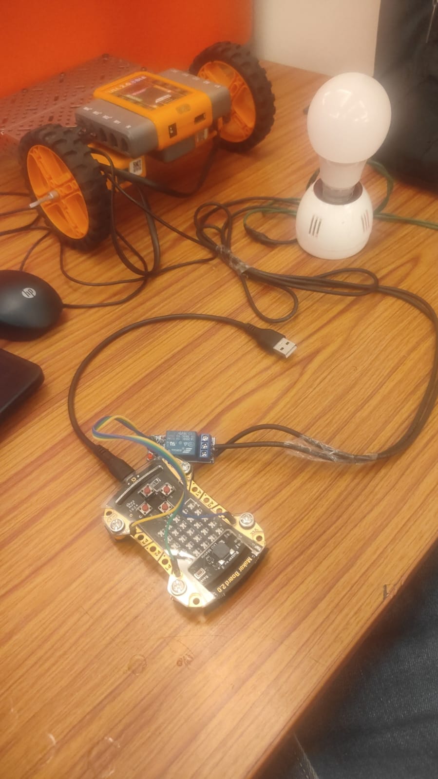 Voice Control Light By Makerboard - Avishkaar Project