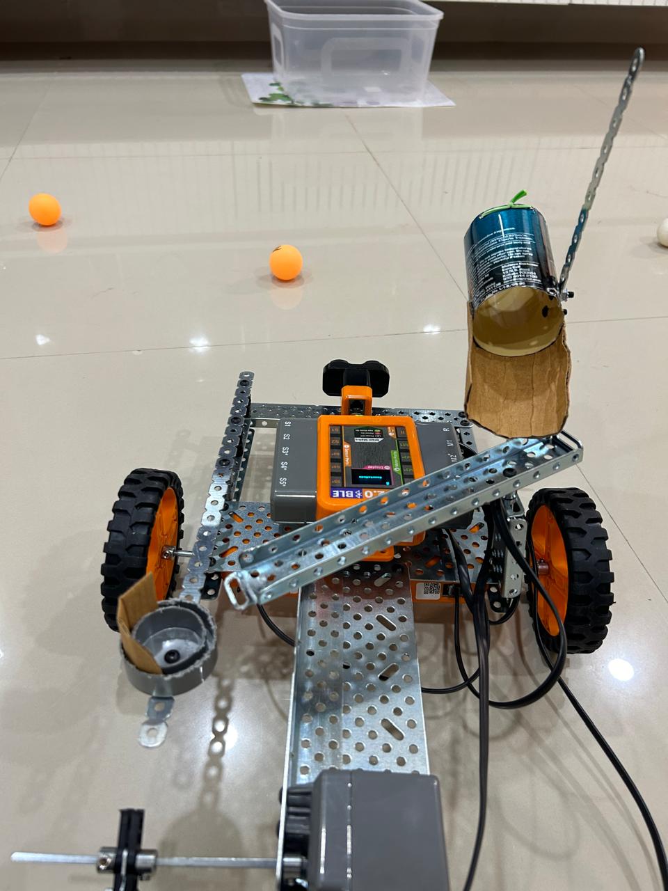Ball Lifter Loader and Shooter Robot - Avishkaar Project