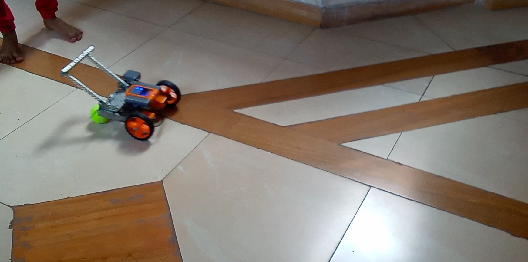 Demo Ball Collecting Car - Avishkaar Project