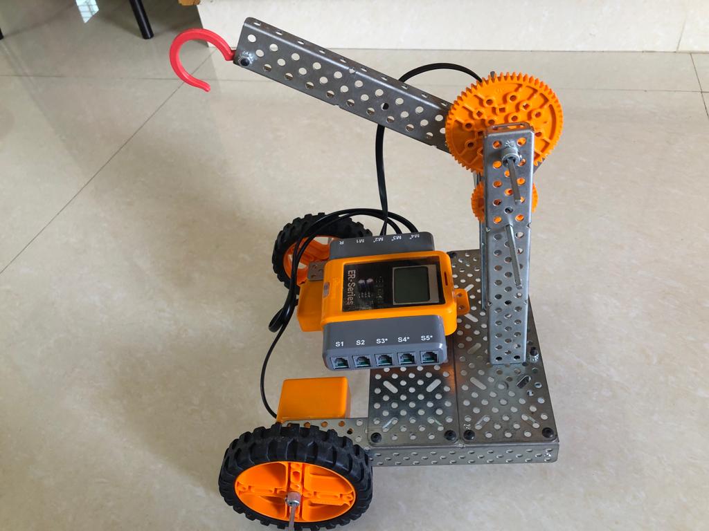 THE BRINGING ROBOT - Avishkaar Project