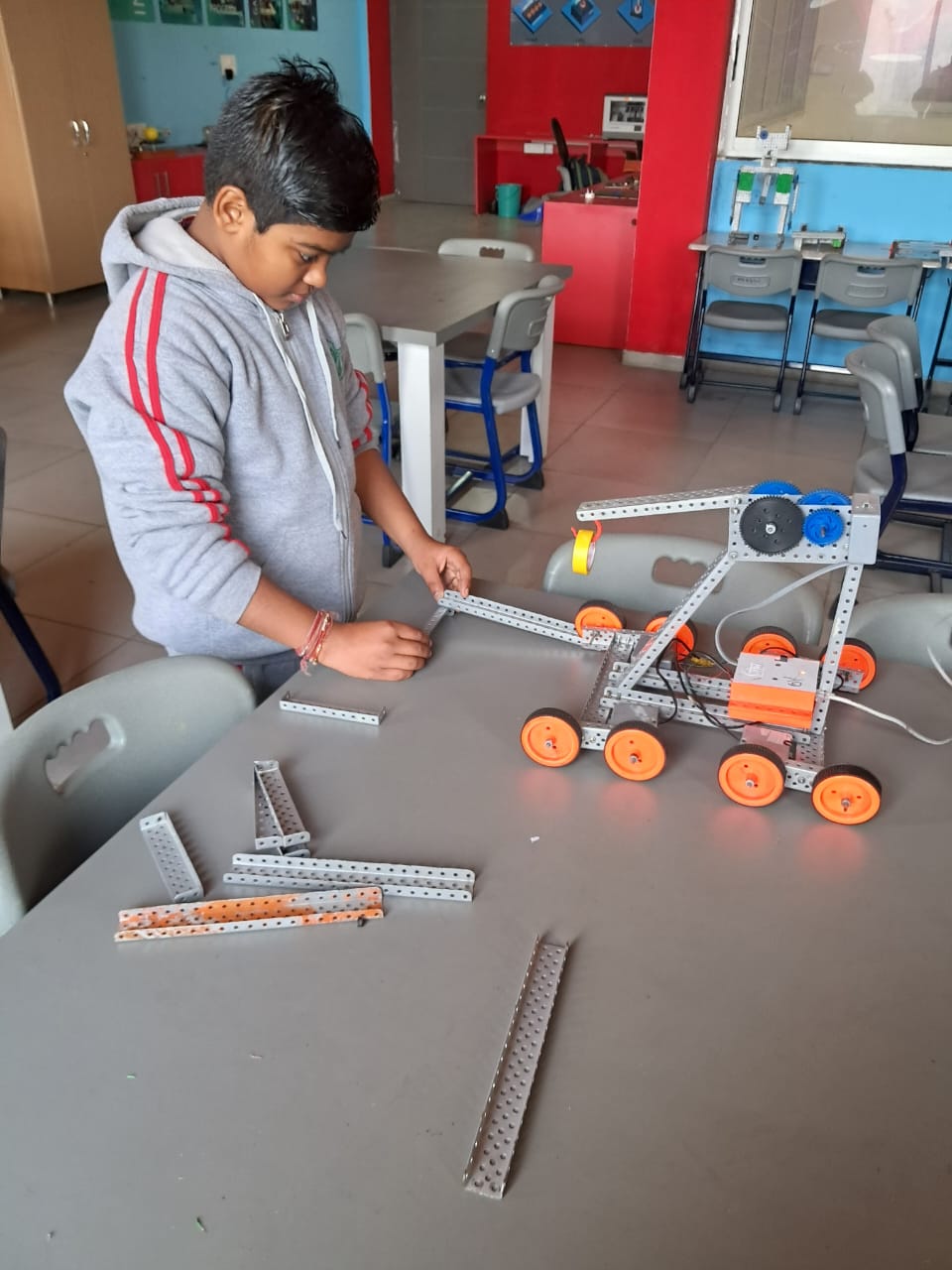 Robotic Crane - Avishkaar Project