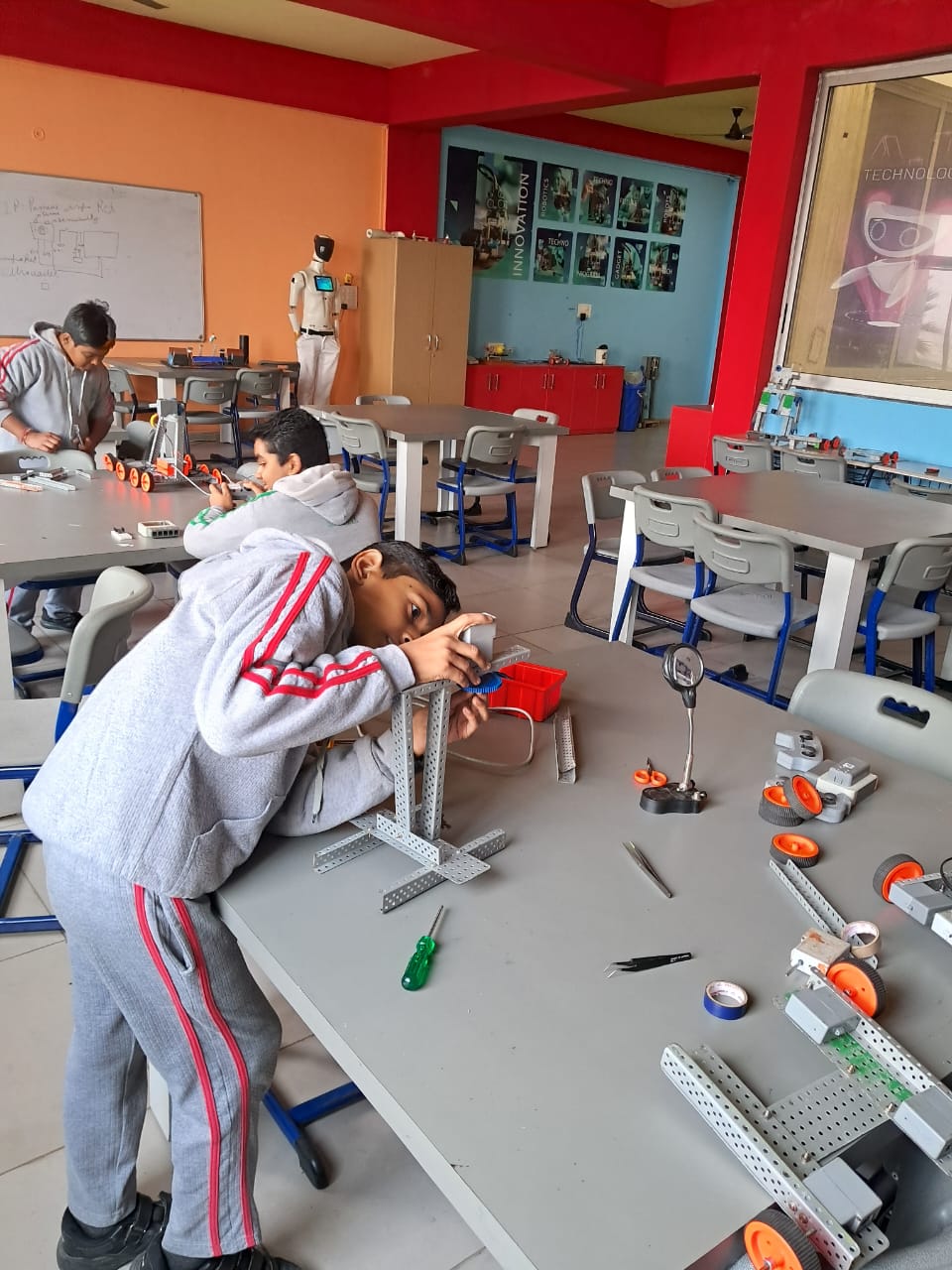 Robotic Crane - Avishkaar Project