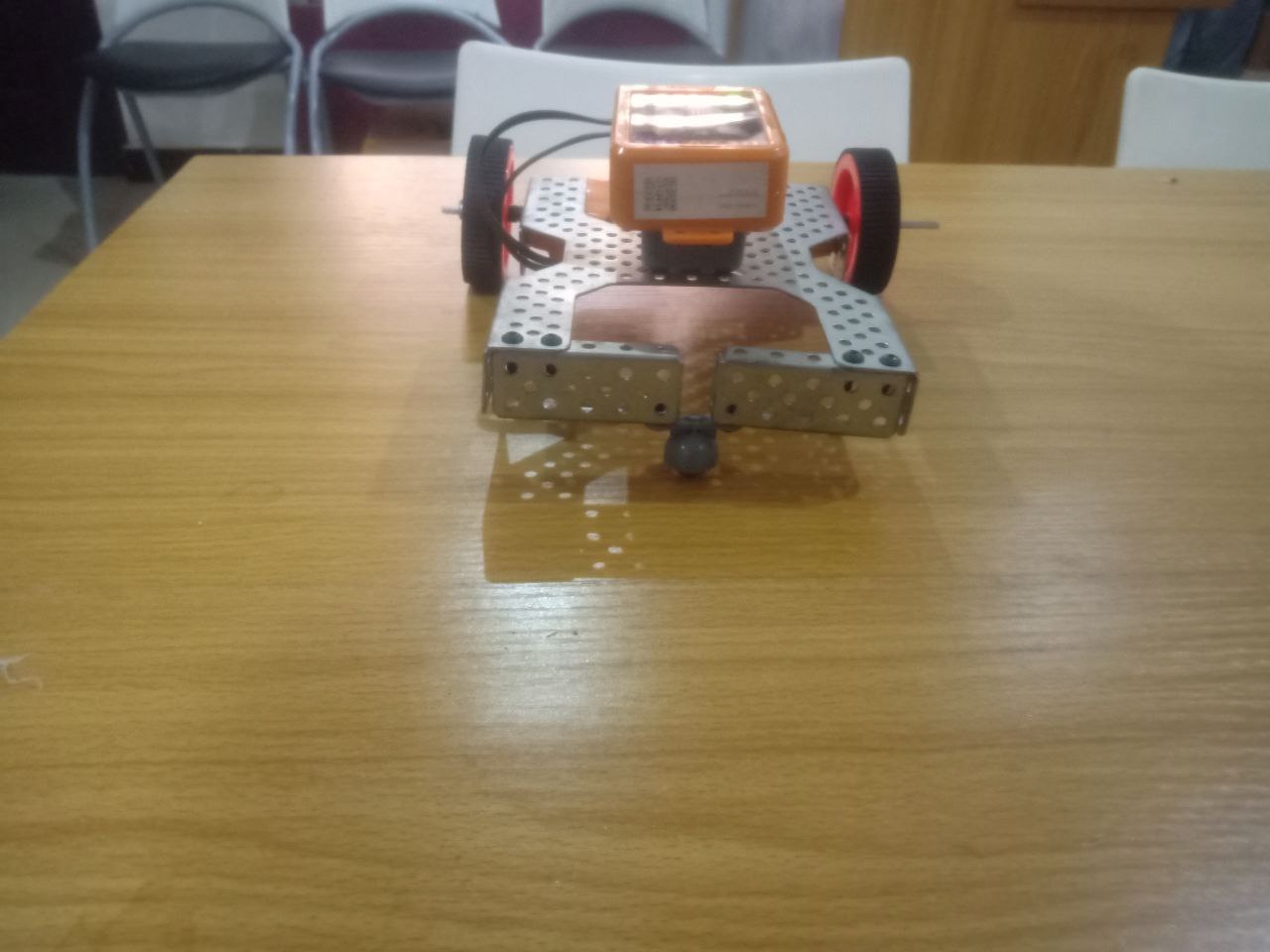 90 degree turn robot - Avishkaar Project