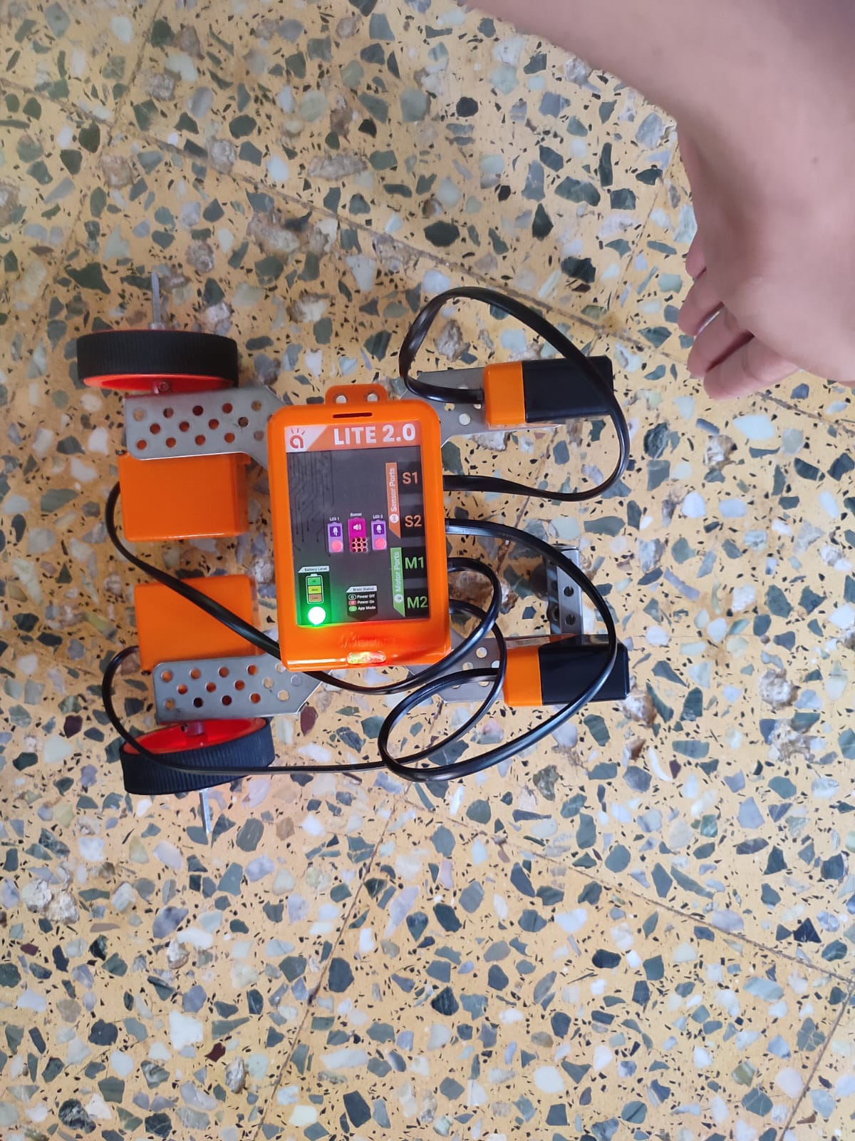 Hand Follower - Avishkaar Project