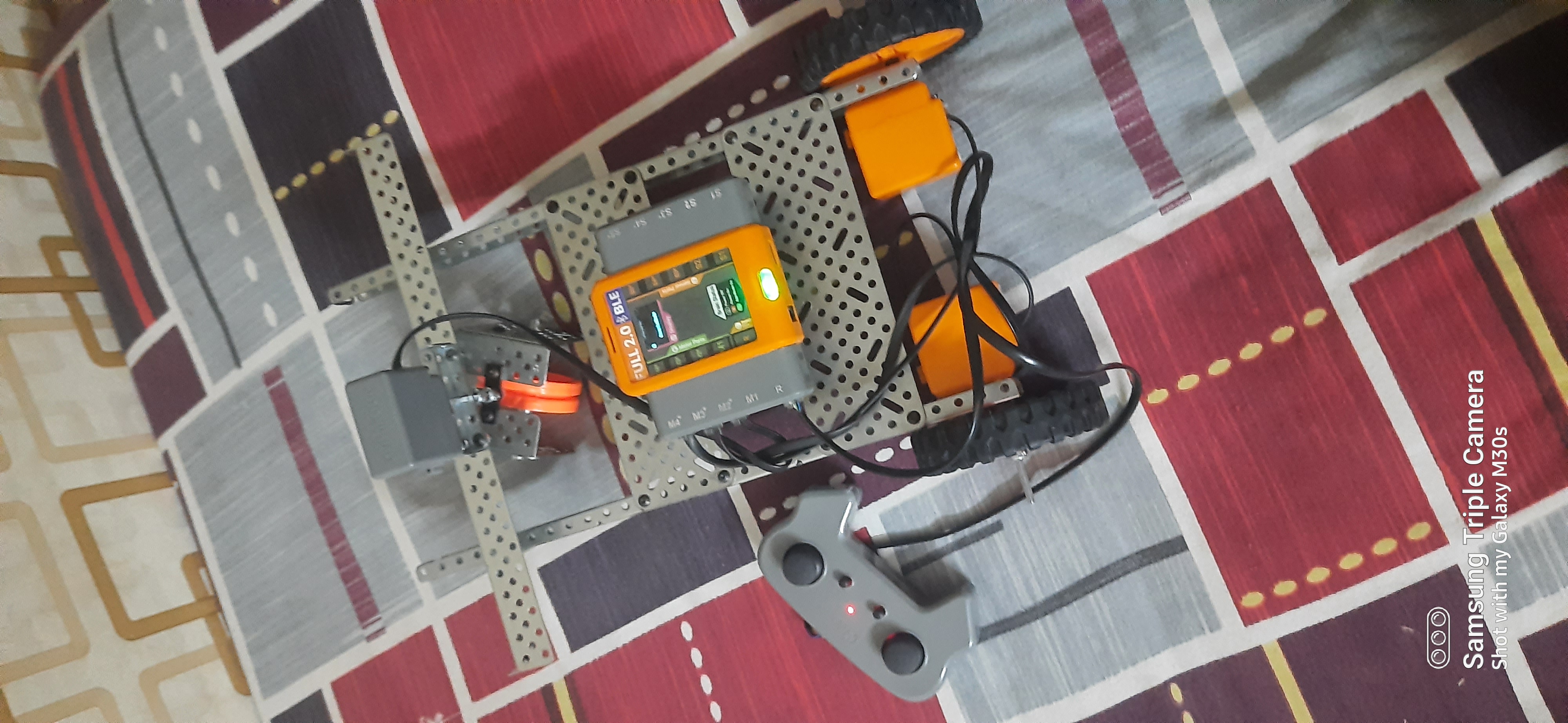 Off center tri wheel with robotics pro - Avishkaar Project